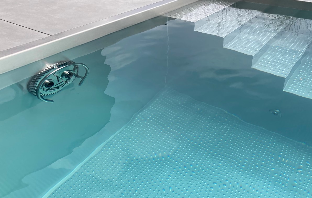 La piscine en inox : une solution écologique et durable